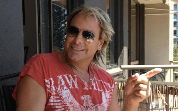 Warwick Capper Will Hang Out With You At His House For An Undisclosed ...